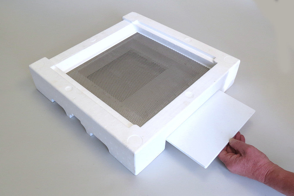 Swienty National Poly Hive Floor – Simon The Beekeeper